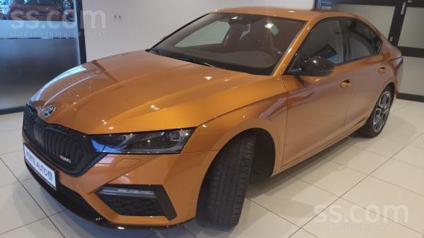 White Skoda Octavia 2023 in Riga, with an engine capacity of 2.00 L and mileage of 22 thousand km for 28790 €, photo 3 on AUTOMOTO.COM.LV