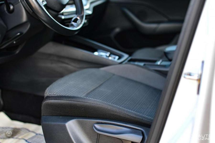 White Skoda Octavia 2023 in Kretinga, with an engine capacity of 2.00 L and mileage of 189 thousand km for 17999 €, photo 18 on AUTOMOTO.COM.LV
