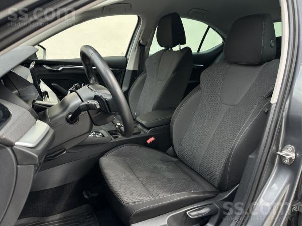 White Skoda Octavia 2023 in Riga, with an engine capacity of 2.00 L and mileage of 61 thousand km for 21550 €, photo 8 on AUTOMOTO.COM.LV