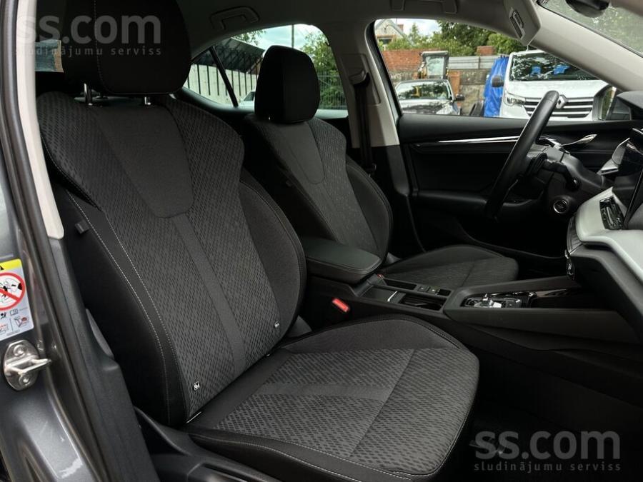 White Skoda Octavia 2023 in Riga, with an engine capacity of 2.00 L and mileage of 61 thousand km for 21550 €, photo 17 on AUTOMOTO.COM.LV