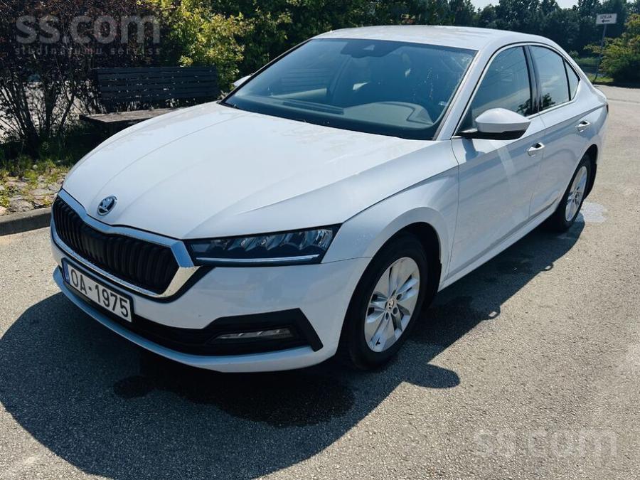 White Skoda Octavia 2023 in Ogre, with an engine capacity of 2.00 L and mileage of 77 thousand km for 15950 €, photo 1 on AUTOMOTO.COM.LV