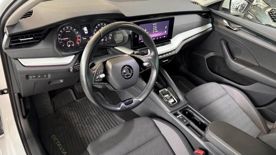 Balts Skoda Octavia 2023 Rīga, ar dzinēja tilpumu 2.00 L un nobraukumu 102 tūkst. km par 1650000 €, foto 11 vietnē AUTOMOTO.COM.LV