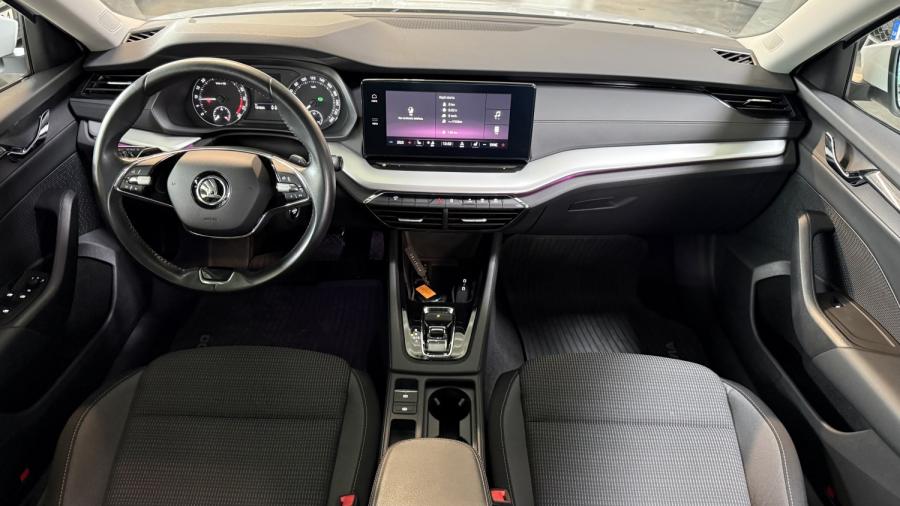 Balts Skoda Octavia 2023 Rīga, ar dzinēja tilpumu 2.00 L un nobraukumu 102 tūkst. km par 1650000 €, foto 16 vietnē AUTOMOTO.COM.LV