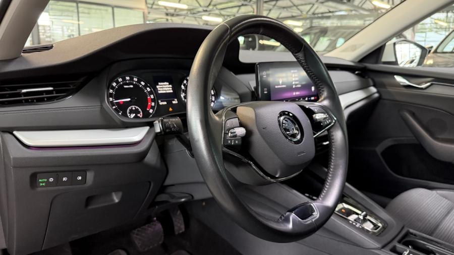 Balts Skoda Octavia 2023 Rīga, ar dzinēja tilpumu 2.00 L un nobraukumu 102 tūkst. km par 1650000 €, foto 17 vietnē AUTOMOTO.COM.LV