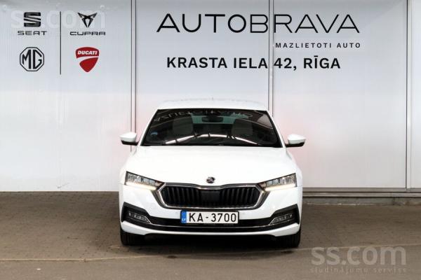 White Skoda Octavia 2023 in Riga, with an engine capacity of 1.50 L and mileage of 105 thousand km for 16800 €, photo 2 on AUTOMOTO.COM.LV