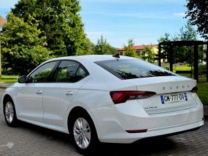 White Skoda Octavia 2023 in Taurage, with an engine capacity of 1.97 L and mileage of 187 thousand km for 12500 €, photo 8 on AUTOMOTO.COM.LV