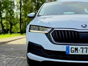White Skoda Octavia 2023 in Taurage, with an engine capacity of 1.97 L and mileage of 187 thousand km for 12500 €, photo 10 on AUTOMOTO.COM.LV