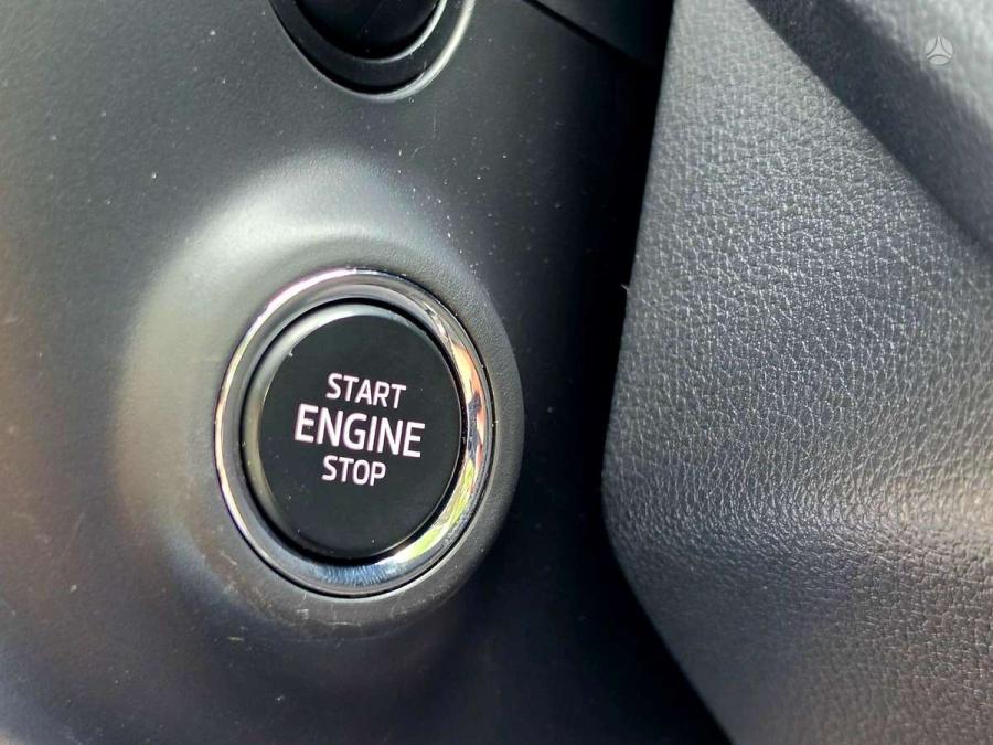 White Skoda Octavia 2023 in Taurage, with an engine capacity of 1.97 L and mileage of 187 thousand km for 12500 €, photo 31 on AUTOMOTO.COM.LV