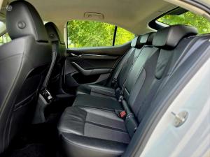 White Skoda Octavia 2023 in Taurage, with an engine capacity of 1.97 L and mileage of 187 thousand km for 12500 €, photo 37 on AUTOMOTO.COM.LV