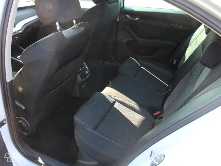 Balts Skoda Octavia 2024 Viļņa, ar dzinēja tilpumu 1.50 L un nobraukumu 67 tūkst. km par 25500 €, foto 8 vietnē AUTOMOTO.COM.LV