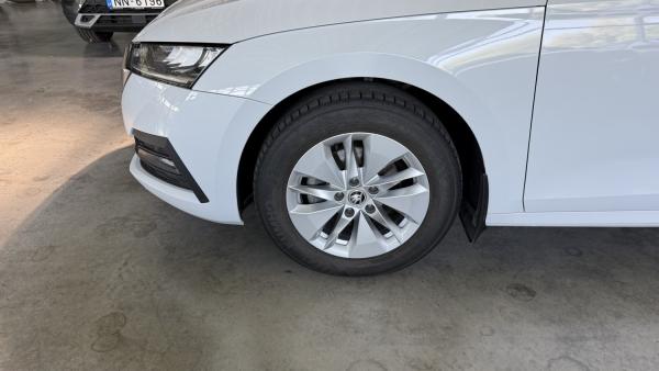 Balts Skoda Octavia 2024 Rīga, ar dzinēja tilpumu 2.00 L un nobraukumu 71 tūkst. km par 1750000 €, foto 6 vietnē AUTOMOTO.COM.LV