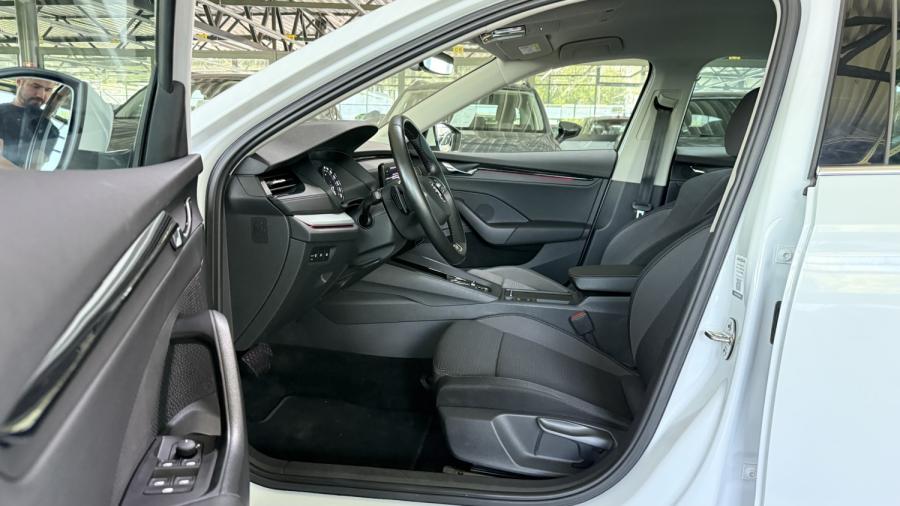 Balts Skoda Octavia 2024 Rīga, ar dzinēja tilpumu 2.00 L un nobraukumu 71 tūkst. km par 1750000 €, foto 10 vietnē AUTOMOTO.COM.LV