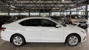White Skoda Octavia 2024 in Riga, with an engine capacity of 2.00 L and mileage of 81 thousand km for 16900 €, photo 6 on AUTOMOTO.COM.LV