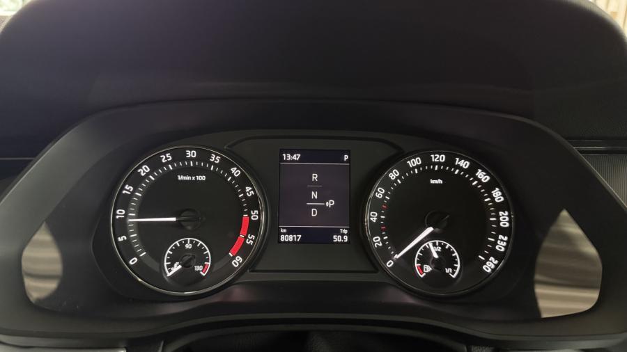 White Skoda Octavia 2024 in Riga, with an engine capacity of 2.00 L and mileage of 81 thousand km for 1690000 €, photo 18 on AUTOMOTO.COM.LV