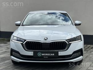 White Skoda Octavia 2024 in Riga, with an engine capacity of 1.50 L and mileage of 41 thousand km for 20950 €, photo 3 on AUTOMOTO.COM.LV