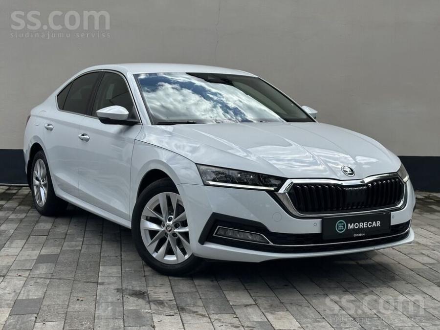 White Skoda Octavia 2024 in Riga, with an engine capacity of 1.50 L and mileage of 41 thousand km for 20950 €, photo 4 on AUTOMOTO.COM.LV