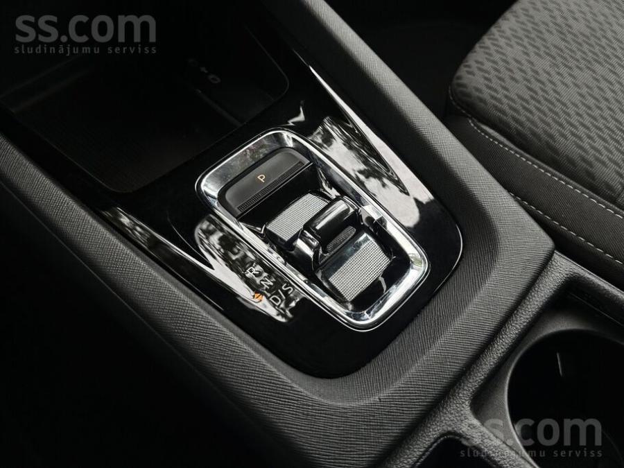 White Skoda Octavia 2024 in Riga, with an engine capacity of 1.50 L and mileage of 41 thousand km for 20950 €, photo 17 on AUTOMOTO.COM.LV