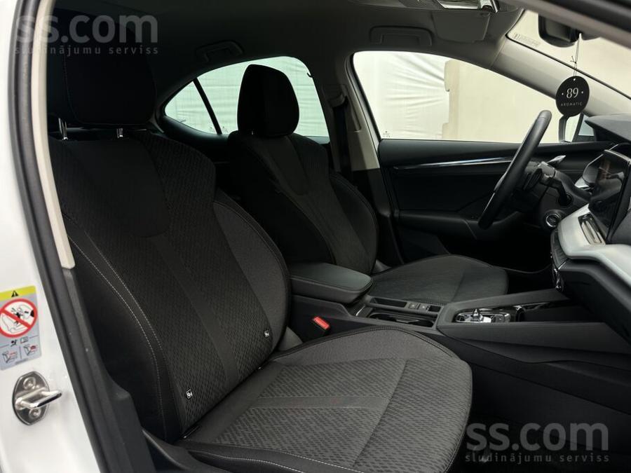 White Skoda Octavia 2024 in Riga, with an engine capacity of 1.50 L and mileage of 41 thousand km for 20950 €, photo 18 on AUTOMOTO.COM.LV