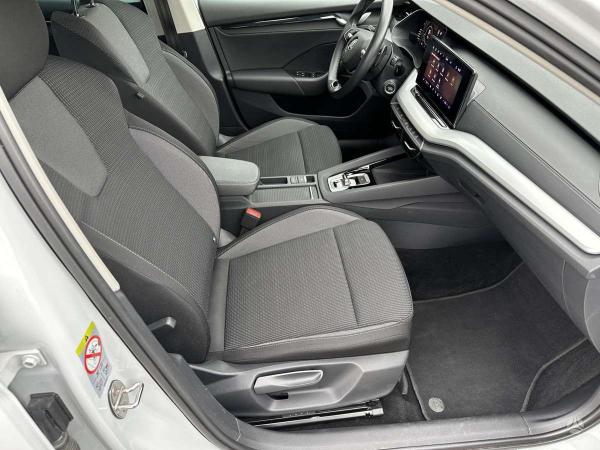 White Skoda Octavia 2024 in Vilnius, with an engine capacity of 1.50 L and mileage of 70 thousand km for 21500 €, photo 5 on AUTOMOTO.COM.LV