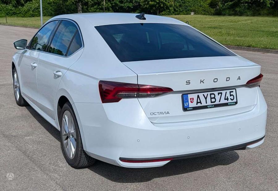 White Skoda Octavia 2025 in Klaipeda, with an engine capacity of 1.97 L and mileage of 12 thousand km for 25700 €, photo 6 on AUTOMOTO.COM.LV