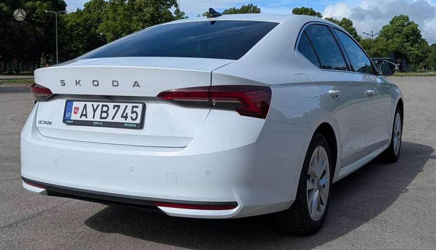 White Skoda Octavia 2025 in Klaipeda, with an engine capacity of 1.97 L and mileage of 12 thousand km for 25700 €, photo 7 on AUTOMOTO.COM.LV