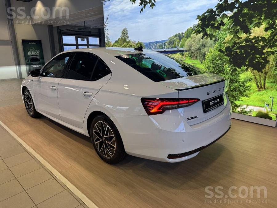 White Skoda Octavia 2026 in Valmiera, with an engine capacity of 1.50 L and mileage of 6 thousand km for 32230 €, photo 5 on AUTOMOTO.COM.LV