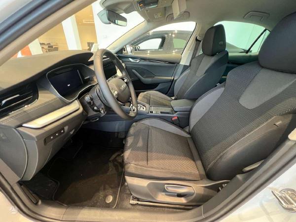 Balts Skoda Octavia 2026 Viļņa, ar dzinēja tilpumu 1.50 L un nobraukumu 1 tūkst. km par 32920 €, foto 11 vietnē AUTOMOTO.COM.LV