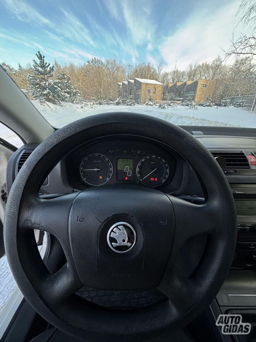 Balts Skoda Octavia 2006 Klaipėda, ar dzinēja tilpumu 1.90 L un nobraukumu 415 tūkst. km par 1100 €, foto 12 vietnē AUTOMOTO.COM.LV