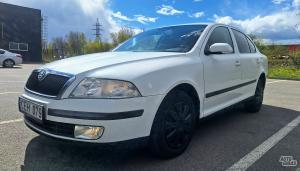 Белый Шкода Октавия 2006 в Каунас, объемом двигателя 1.90 л и пробегом 400 тыс. км за 1400 €, фото  на AUTOMOTO.COM.LV