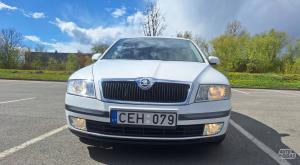 Белый Шкода Октавия 2006 в Каунас, объемом двигателя 1.90 л и пробегом 400 тыс. км за 1400 €, фото 3 на AUTOMOTO.COM.LV