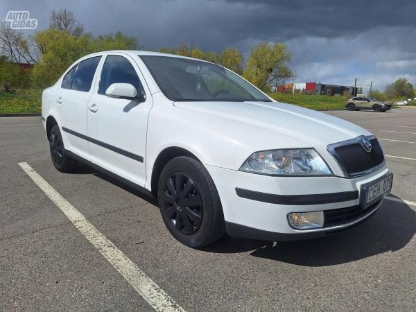 Balts Skoda Octavia 2006 Kauņa, ar dzinēja tilpumu 1.90 L un nobraukumu 400 tūkst. km par 1400 €, foto 3 vietnē AUTOMOTO.COM.LV
