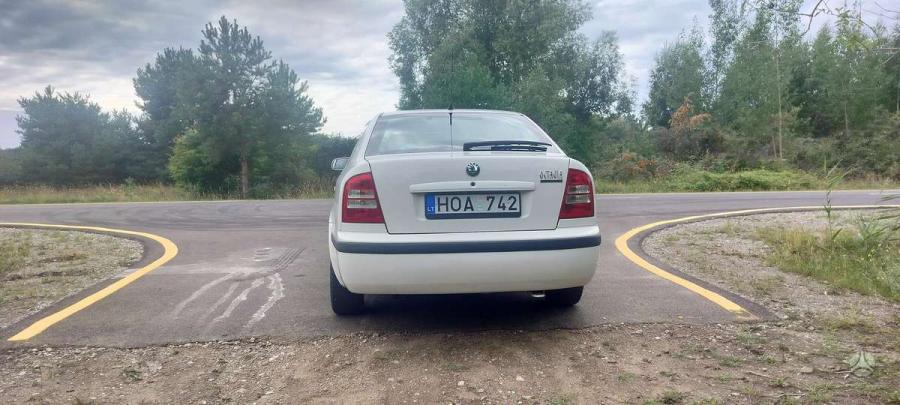 Balts Skoda Octavia 2008 Klaipėda, ar dzinēja tilpumu 1.90 L un nobraukumu 327 tūkst. km par 1200 €, foto 4 vietnē AUTOMOTO.COM.LV