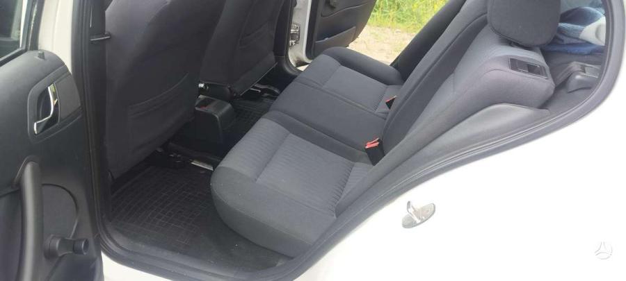 Balts Skoda Octavia 2008 Klaipėda, ar dzinēja tilpumu 1.90 L un nobraukumu 327 tūkst. km par 1200 €, foto 7 vietnē AUTOMOTO.COM.LV