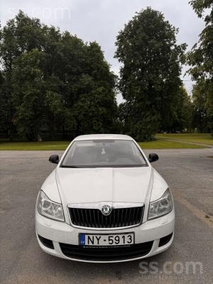White Skoda Octavia 2012 in Tukums, with an engine capacity of 1.20 L and mileage of 208 thousand km for 1900 €, photo  on AUTOMOTO.COM.LV