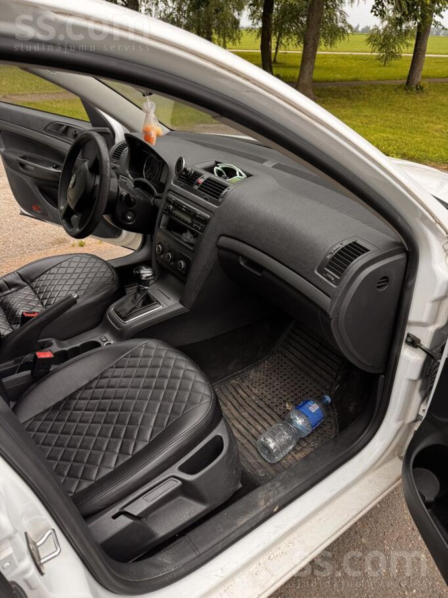 Balts Skoda Octavia 2012 Tukums, ar dzinēja tilpumu 1.20 L un nobraukumu 208 tūkst. km par 1900 €, foto 7 vietnē AUTOMOTO.COM.LV