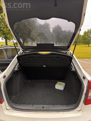 Balts Skoda Octavia 2012 Tukums, ar dzinēja tilpumu 1.20 L un nobraukumu 208 tūkst. km par 1900 €, foto 10 vietnē AUTOMOTO.COM.LV