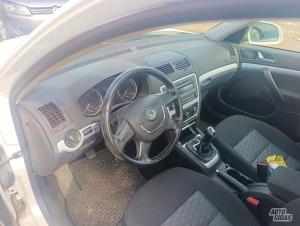 Balts Skoda Octavia 2012 Kauņa, ar dzinēja tilpumu 1.20 L un nobraukumu 170 tūkst. km par 1400 €, foto 3 vietnē AUTOMOTO.COM.LV