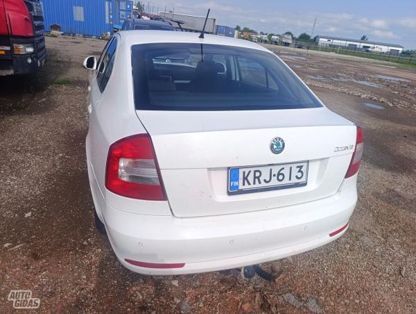 White Skoda Octavia 2012 in Kaunas, with an engine capacity of 1.20 L and mileage of 170 thousand km for 1400 €, photo 4 on AUTOMOTO.COM.LV