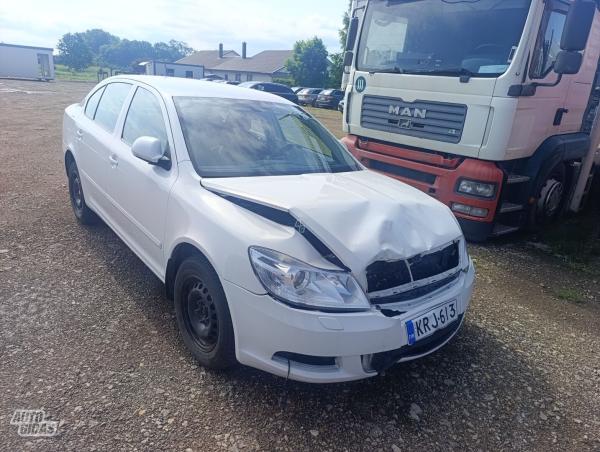 White Skoda Octavia 2012 in Kaunas, with an engine capacity of 1.20 L and mileage of 170 thousand km for 1400 €, photo 6 on AUTOMOTO.COM.LV