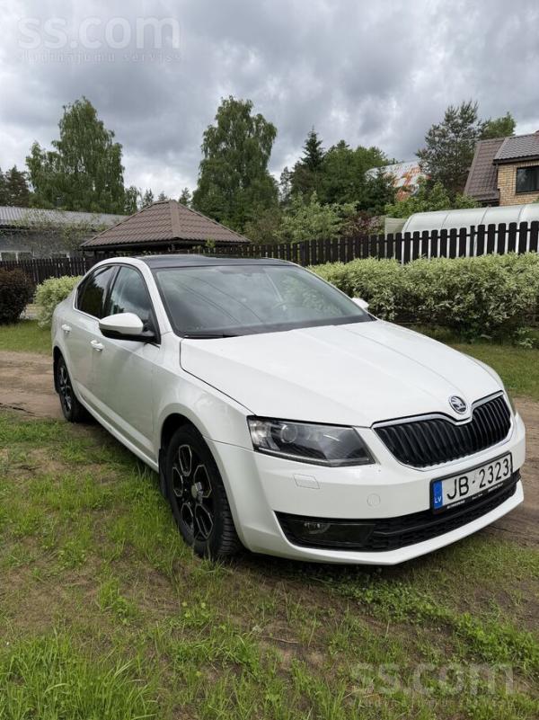 White Skoda Octavia 2013 in Riga, with an engine capacity of 2.00 L and mileage of 267 thousand km for 7400 €, photo 1 on AUTOMOTO.COM.LV