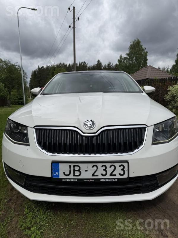 White Skoda Octavia 2013 in Riga, with an engine capacity of 2.00 L and mileage of 267 thousand km for 7400 €, photo 2 on AUTOMOTO.COM.LV