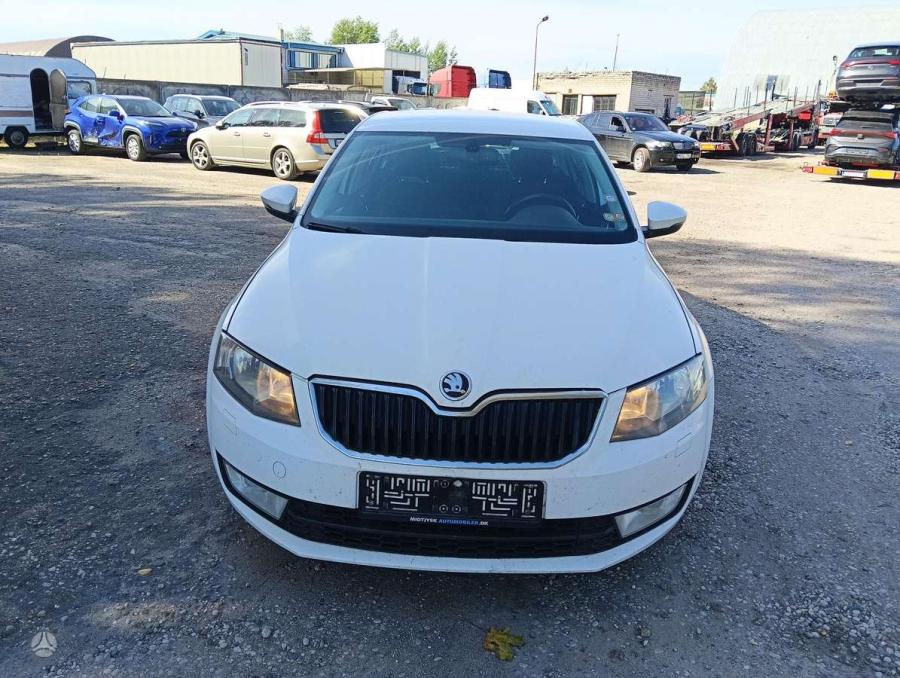 White Skoda Octavia 2014 in Marijampole, with an engine capacity of 1.97 L and mileage of 376 thousand km for 3500 €, photo 1 on AUTOMOTO.COM.LV