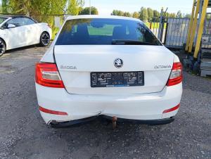 White Skoda Octavia 2014 in Marijampole, with an engine capacity of 1.97 L and mileage of 376 thousand km for 3500 €, photo 7 on AUTOMOTO.COM.LV