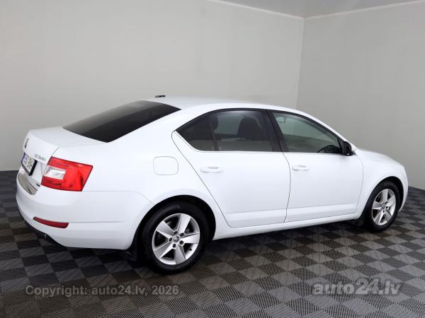 White Skoda Octavia 2015 in Tallinn, with an engine capacity of 1.40 L and mileage of 462 thousand km for 2299 €, photo 3 on AUTOMOTO.COM.LV