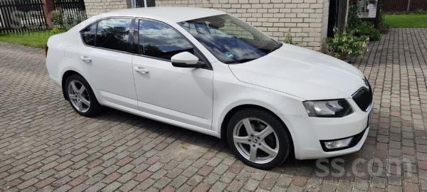 Balts Skoda Octavia 2015 Bauska, ar dzinēja tilpumu 2.00 L un nobraukumu 207 tūkst. km par 7250 €, foto 3 vietnē AUTOMOTO.COM.LV