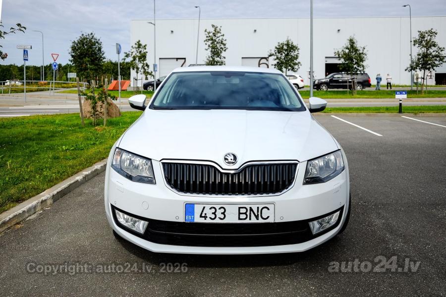 White Skoda Octavia 2015 in Tallinn, with an engine capacity of 1.80 L and mileage of 132 thousand km for 10200 €, photo 9 on AUTOMOTO.COM.LV