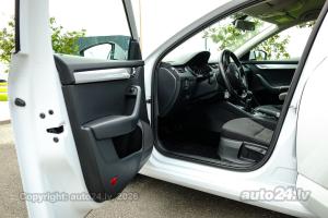 White Skoda Octavia 2015 in Tallinn, with an engine capacity of 1.80 L and mileage of 132 thousand km for 10200 €, photo 12 on AUTOMOTO.COM.LV