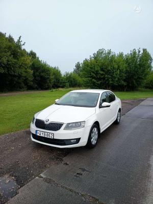 Balts Skoda Octavia 2015 Panevēža, ar dzinēja tilpumu 1.60 L un nobraukumu 202 tūkst. km par 6200 €, foto  vietnē AUTOMOTO.COM.LV