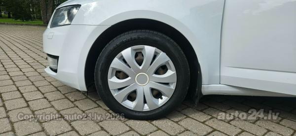 Skoda Octavia 2015 Tallina vietnē Balts Skoda Octavia 2015 Tallina, ar dzinēja tilpumu 1.40 L un nobraukumu 196 tūkst. km par 7800 €, foto 8 vietnē AUTOMOTO.COM.LV