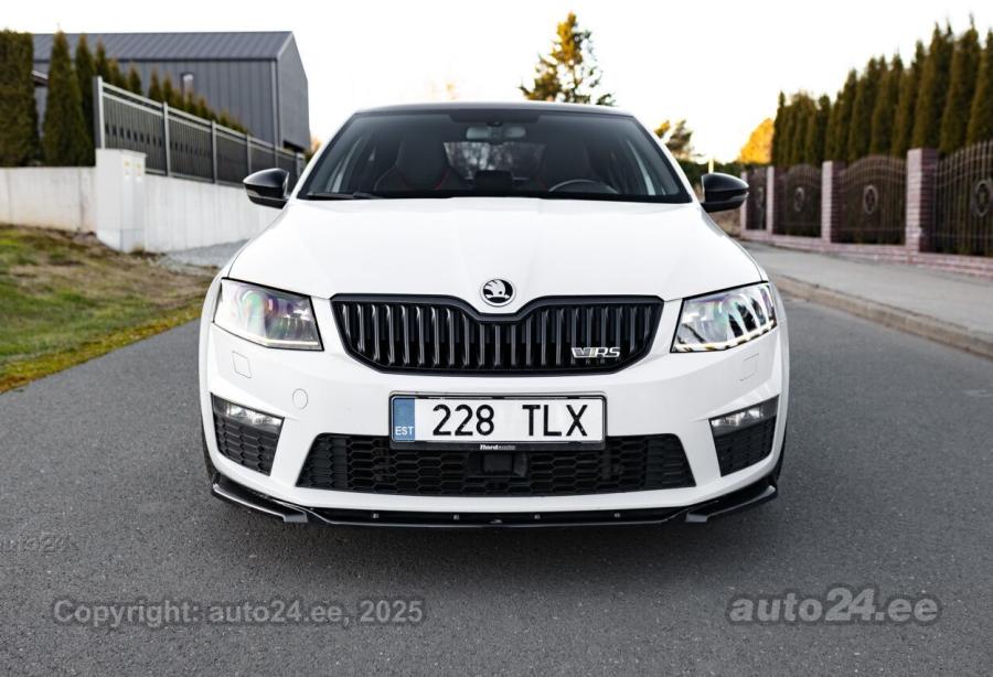 White Skoda Octavia 2016 in Tallinn, with an engine capacity of 2.00 L and mileage of 250 thousand km for 8890 €, photo 7 on AUTOMOTO.COM.LV